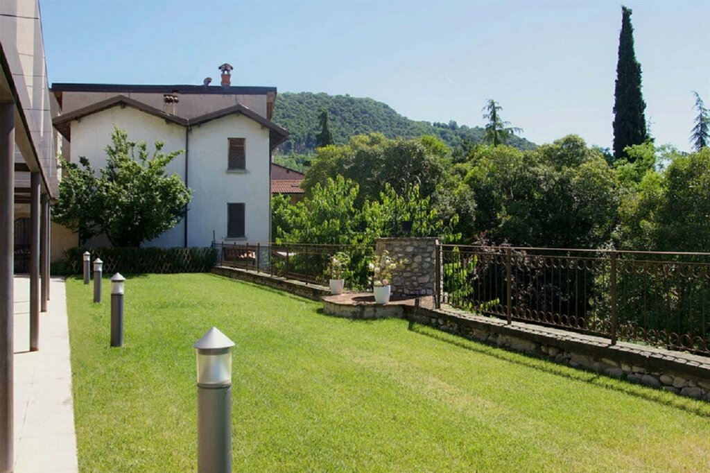 Otel Residence Delle Tre Corone, Lombardiya, foto