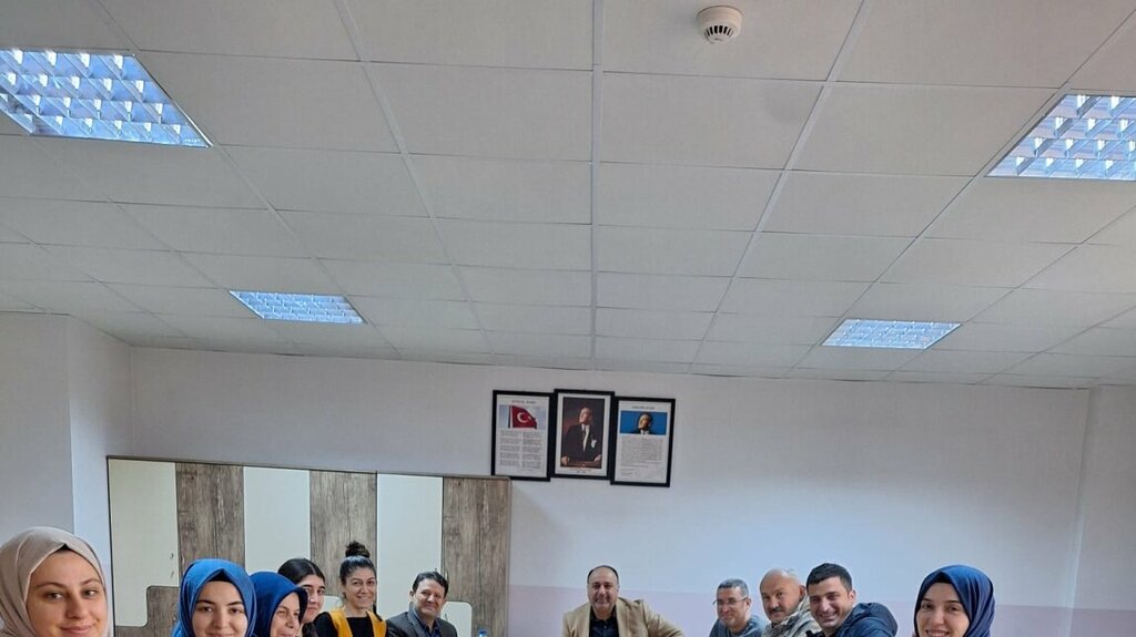 Eğitim merkezleri Çamlıdere Halk Eğitim Merkezi, Çamlıdere, foto