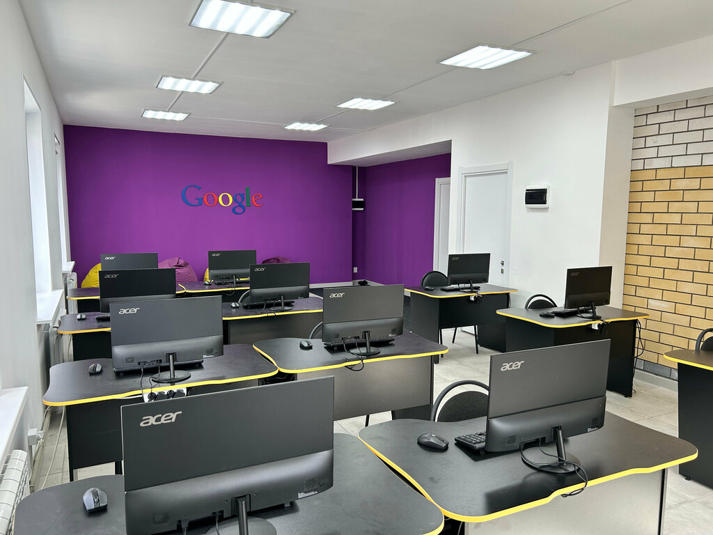 Çocuk ve gençlik merkezleri IT school, Balahna, foto