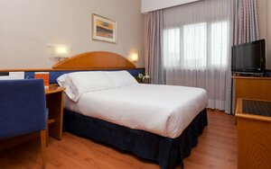 Agumar Hotel (Paseo Reina Cristina No:1, Municipios Madrid, Madrid), otel  Madrid'den