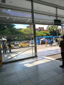 Main entrance of the ninth (Valle del Cauca, Municipio de Santiago de Cali, Comuna 19, Bellavista, Carrera 3, 13-OESTE-14), turistik yerler  Cali'den