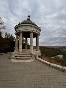 The Gazebo of the Seven Winds (terrenkur № 3 No:1), çardak  Kislovodsk'tan