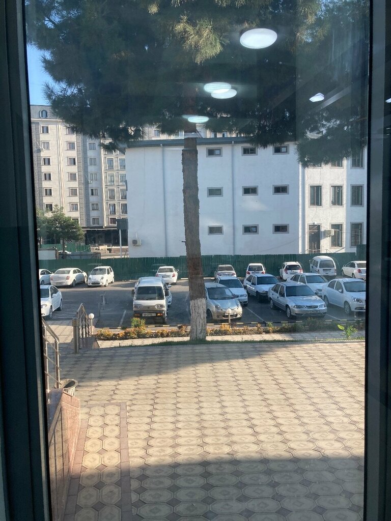 ATM'ler Turon Bank, Nemengan, foto