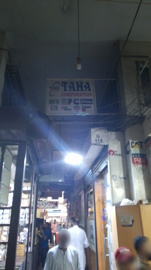 Otomobil satış galerileri Taha Autos, Karaçi, foto