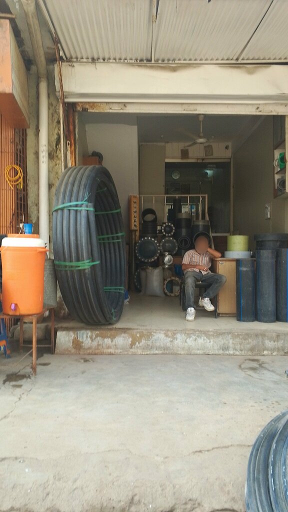 Boru tesisatı ve aksesuarları Reliance corporation, Karaçi, foto
