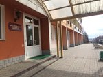 Tsentr Vosstanovitelnoy Meditsiny i Reabilitatsii (ulitsa Saburova No:25), sağlık merkezleri  Verhniaya Salda'dan