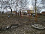 Спортивная площадка (2-ya Poselkovaya ulitsa No:6, mikrorayon Gorodok Neftyanikov), spor alanı  Omsk'tan