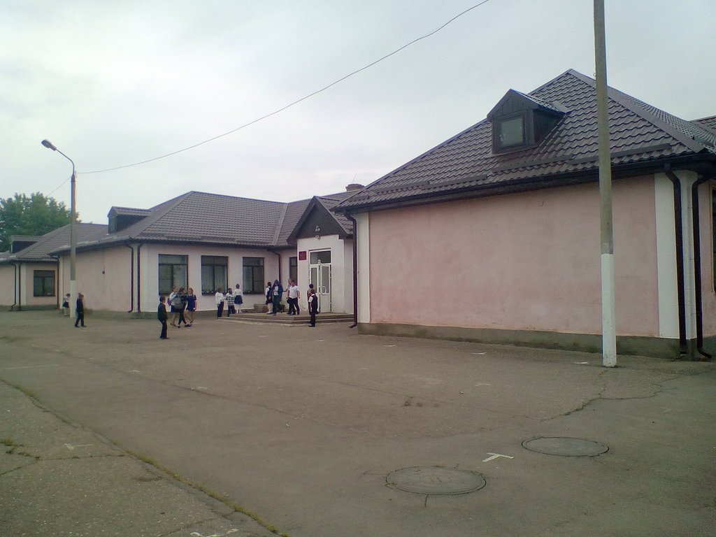 Ortaokul Mbou Novopavlovskaya SOSH № 2, Novopavlovsk, foto