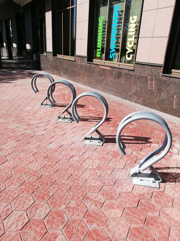 Bisiklet park yerleri Bicycle parking, Moskova, foto