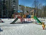 Playground (Saint Petersburg, Kirovskiy District, munitsipalny okrug Ulyanka), oyun alanı  Saint‑Petersburg'dan