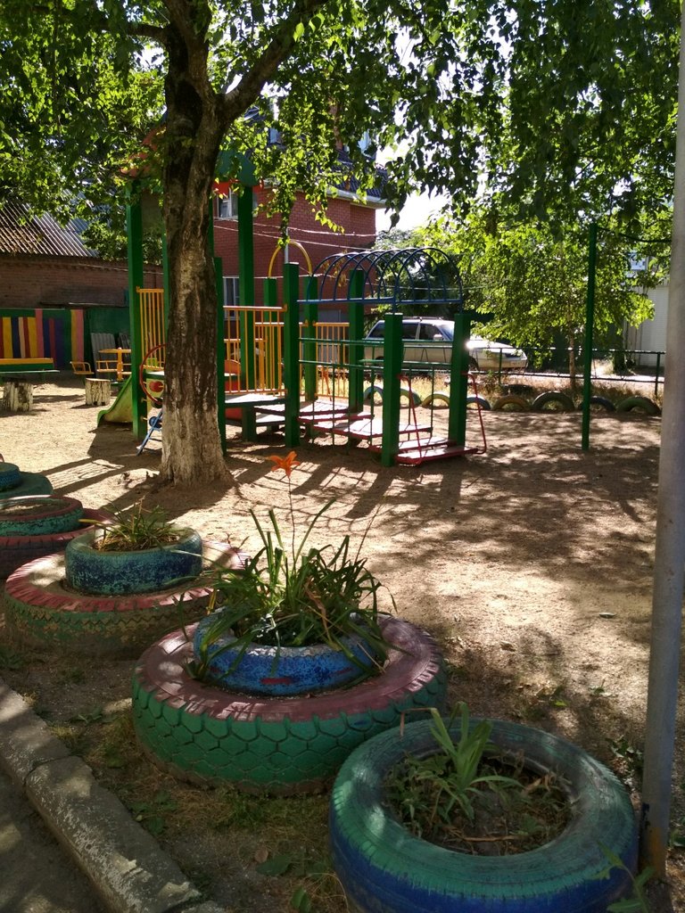 Oyun alanı Детская площадка, Krasnodar, foto