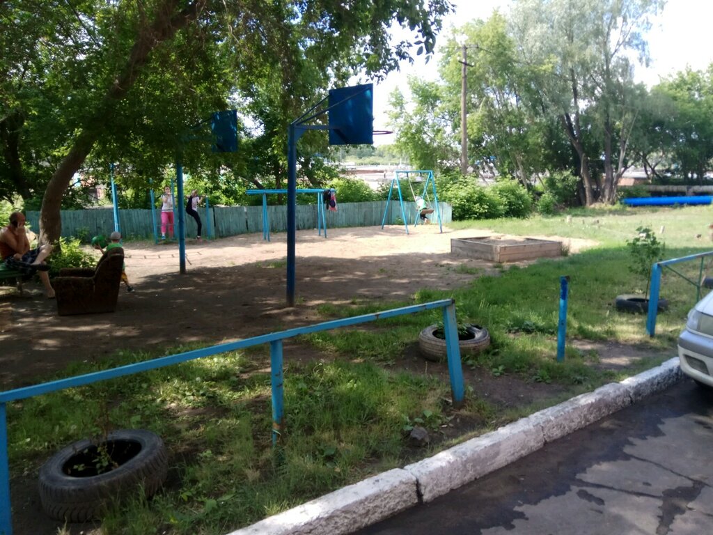 Oyun alanı Детская площадка, Omsk, foto