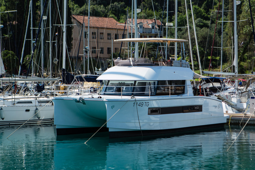 Yat kulüpleri SimpleSail, Tivat, foto