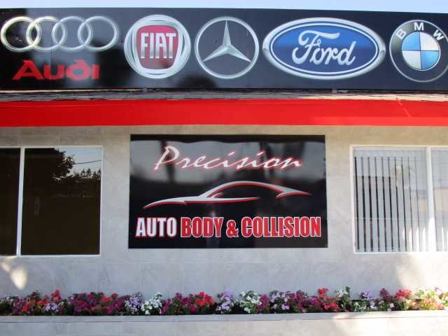 Otomobil servisi Precision Auto Body Collision, Kaliforniya Eyaleti, foto