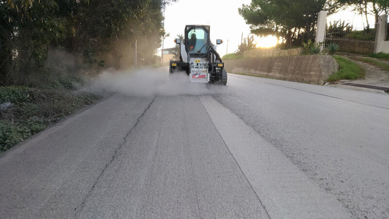 Yol ve asfalt ürünleri Alfa Costruzioni Conglomerati Bituminosi, Sicilya, foto