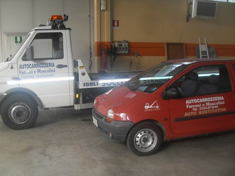 Otomobil servisi Carrozzeria Farroni Simone, Marche, foto