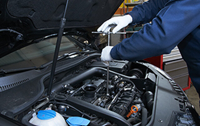 Otomobil servisi Gower Motors & Mot Centre, Galler, foto
