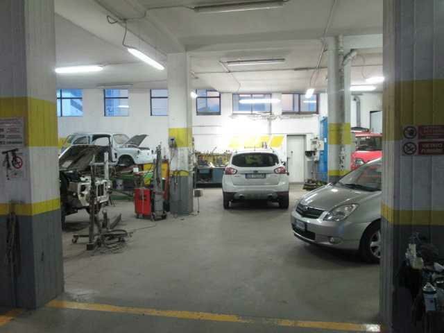 Otomobil servisi Spluga Carrozzeria Fallini, Lombardiya, foto