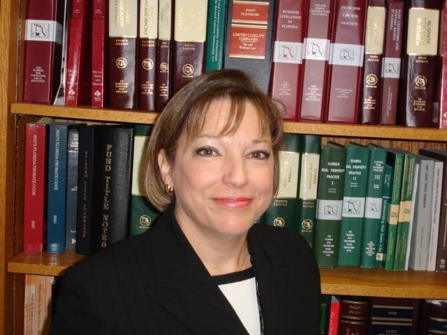 Avukatlar Mary Lynn Desjarlais Pa, Florida Eyaleti, foto