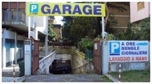 Otoparklar Eur Garage Garden, Roma, foto