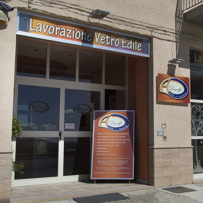 Cam ve cam ürün üreticisi Agenzia Onoranze Funebri Aldo Dinolfo, Sicilya, foto