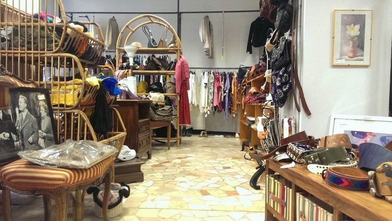 Pazarlar ve çarşılar Crocevia Mercato dell'Usato, Bologna, foto