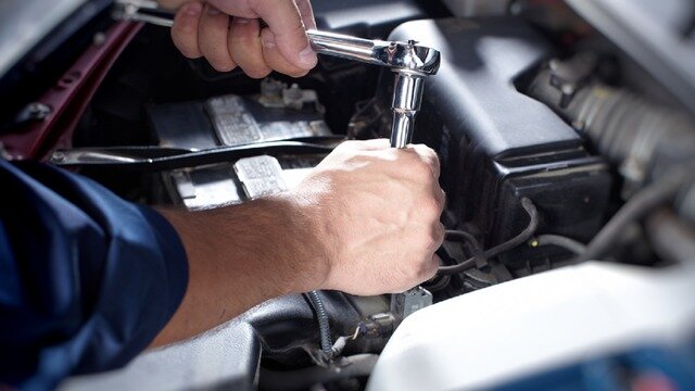 Otomobil servisi Nick Clulee Motor Engineer, İngiltere, foto