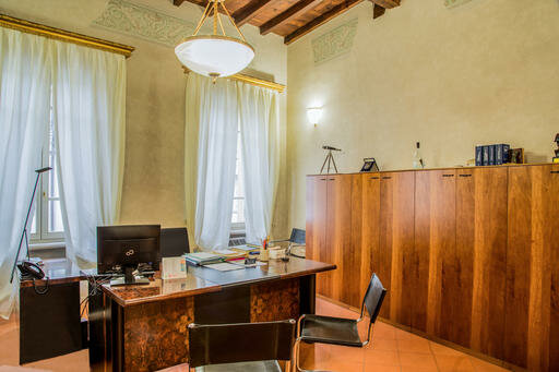Avukatlar Studio Legale Barzoni, Lombardiya, foto