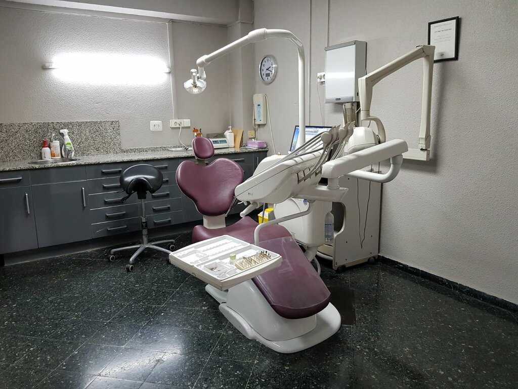Özel ağız ve diş sağlığı klinikleri ve muayenehaneleri Clinica Doctor Presencia, Valensiya, foto