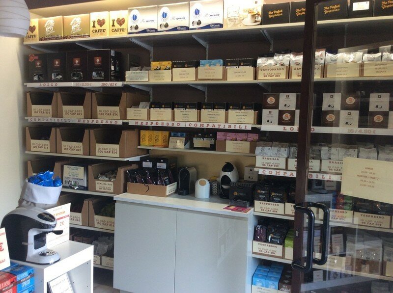 Kahve dükkanları Respresso Cialde Caffè Bollate, Lombardiya, foto