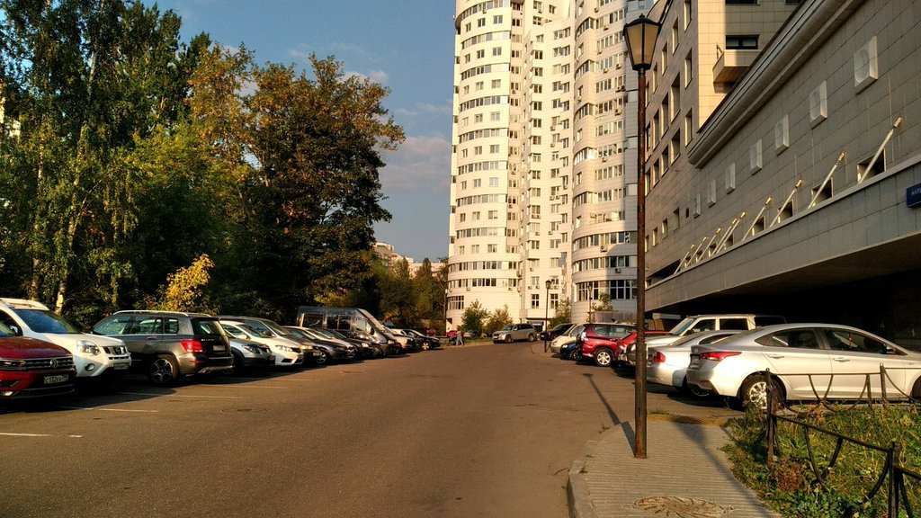 Otoparklar Parking lot, Moskova, foto