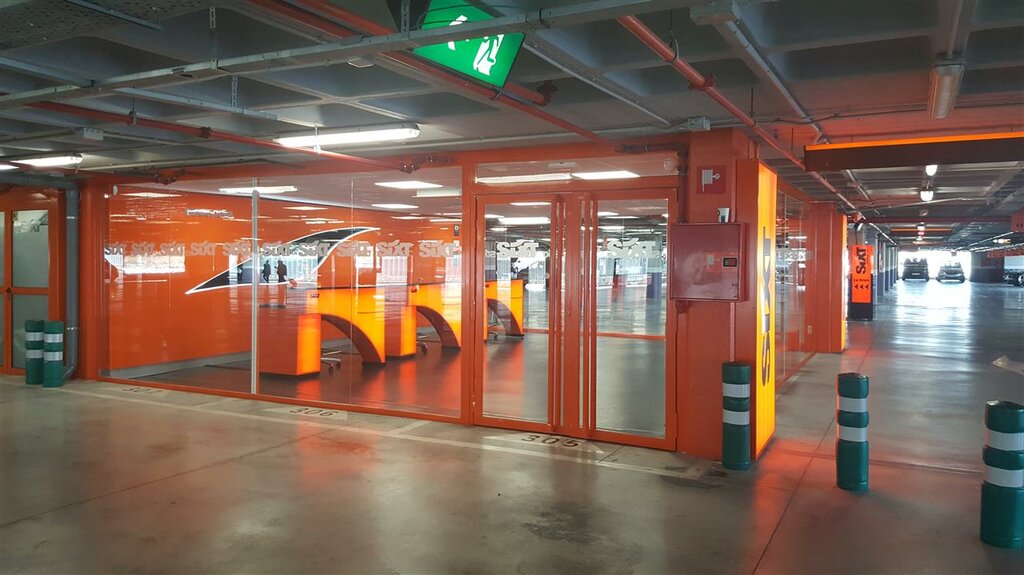 Kamyon ve ağır vasıta satış ve servis firmaları Sixt Alquiler De Coches y Furgonetas Alicante Aeropuerto, Valensiya, foto