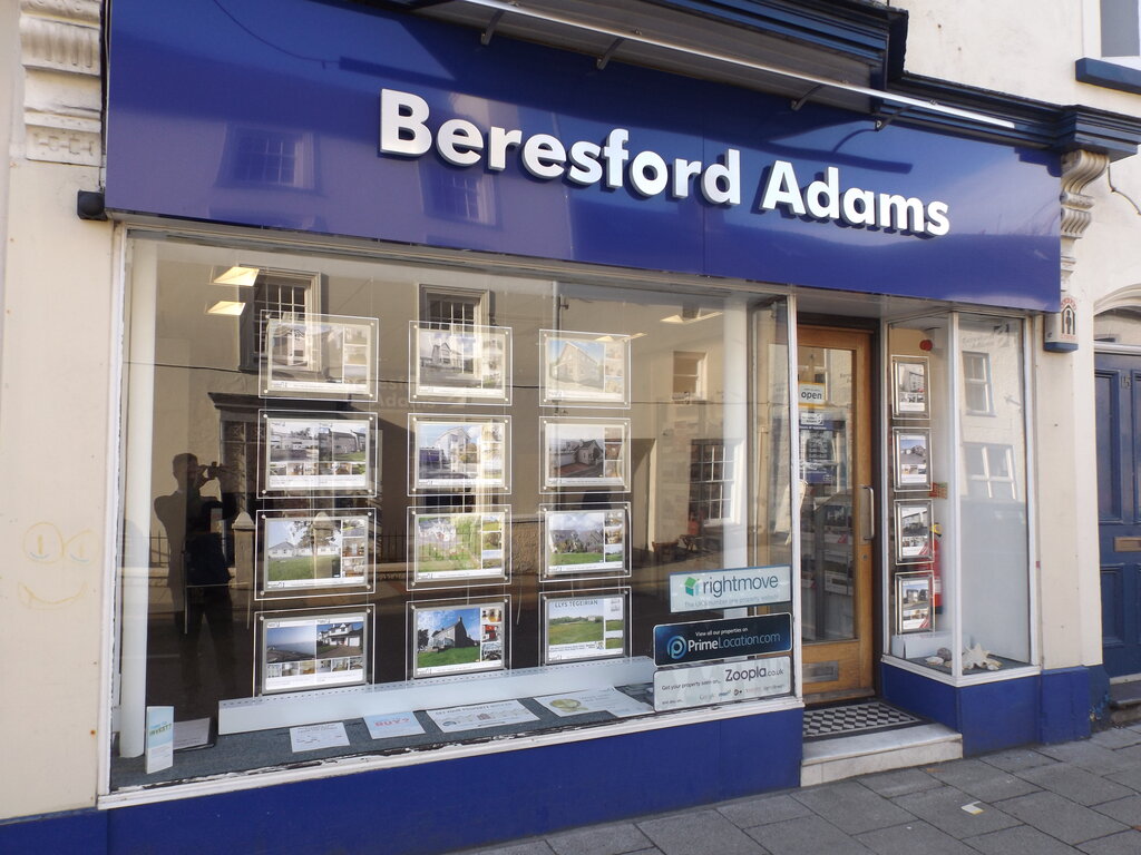 Arazi dizisi Beresford Adams Sales and Letting Agents Menai Bridge, Galler, foto