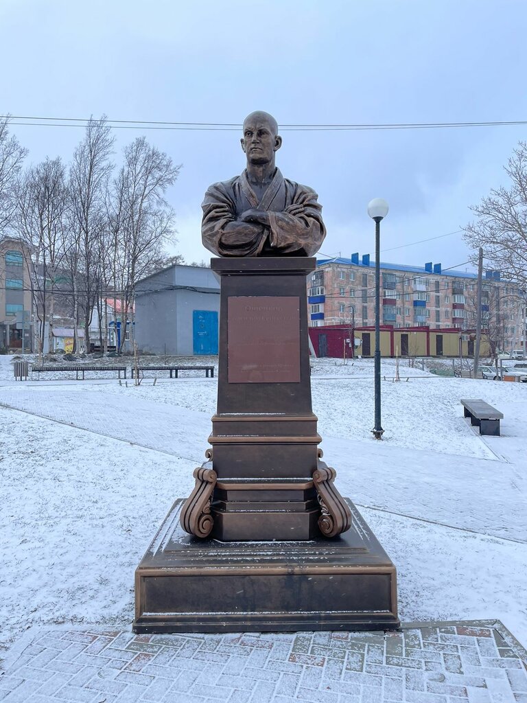 Anıt, heykel Василий Ощепков, Korsakov, foto