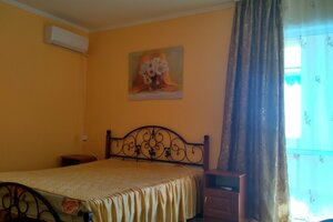 Ассоль (Шоссейная улица No:32А, село Солнечногорское), otel  Kırım Cumhuriyeti'nden