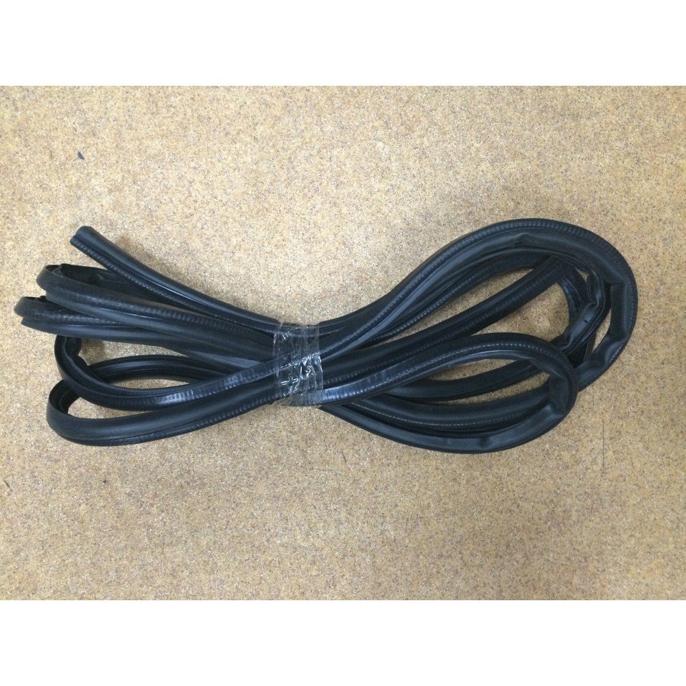 Otomobil yedek parçaları Kaskad, Voronej, foto