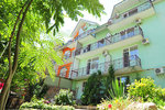 Vega guest house (улица Федько No:1Б), otel  Feodosya'dan (Kefe'den)
