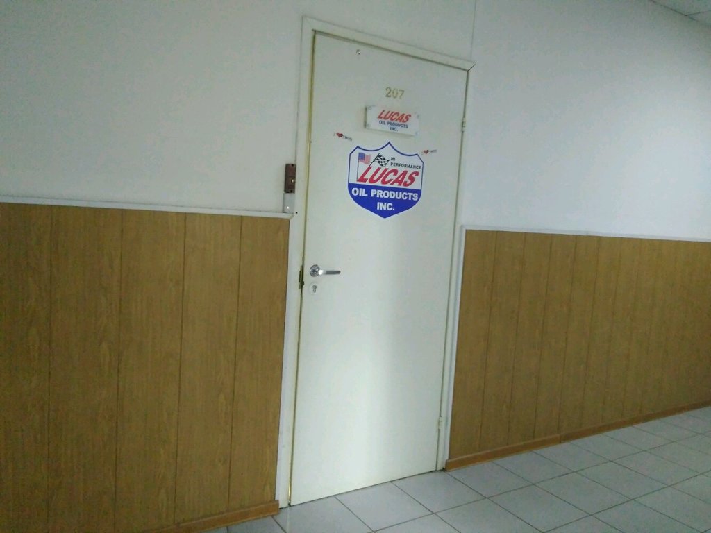 Yağlama ürünleri Lucas Oil, Saint‑Petersburg, foto