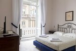 Casa Bellevue (Via de Cesare C. No:3, Naples), otel  Napoli'den