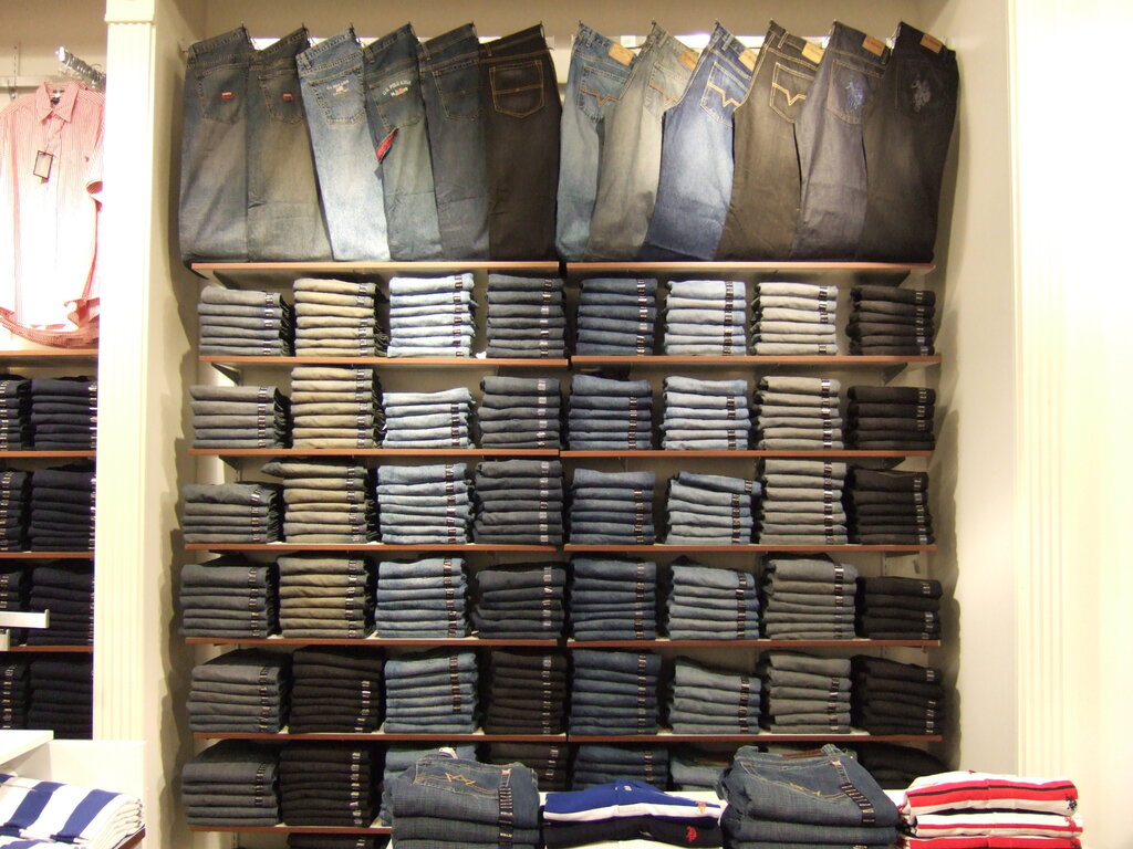 Giyim mağazası U. S. Polo Assn. Outlet, Elizabeth, foto