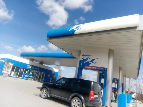 Benzin istasyonu Gazpromneft, Novosibirsk, foto