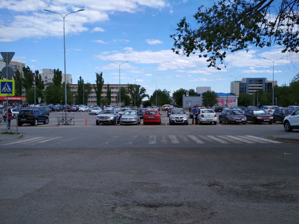 Otoparklar Parking lot, Volgograd, foto