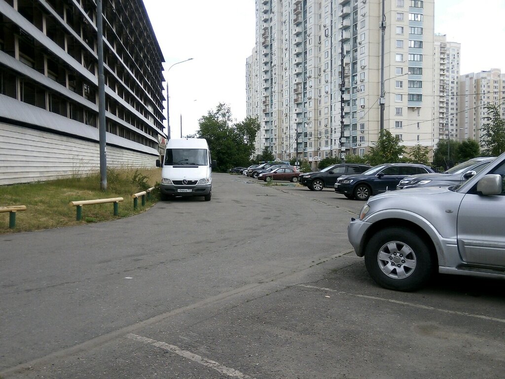 Otoparklar Parking lot, Moskova, foto