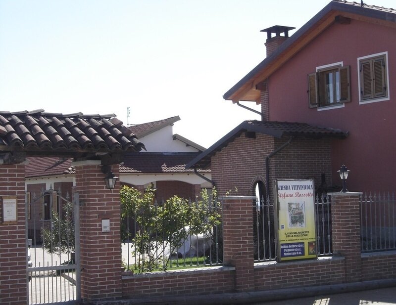 Şarap ve içki toptan satışları Azienda Vitivinicola Stefano Rossotto, Piyemonte, foto