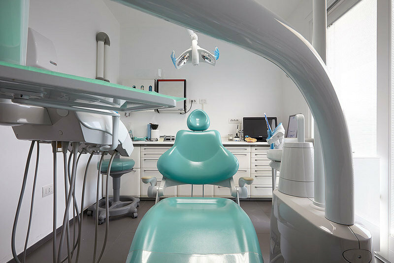 Özel ağız ve diş sağlığı klinikleri ve muayenehaneleri Azzena Dr. Carlo - Studio Dentistico, Sassari, foto
