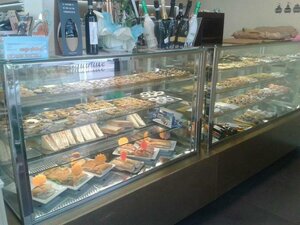 Garden Caffè - Pasticceria (Via Raffaello Sanzio No:55, Cecina), bar