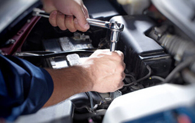 Otomobil servisi New Milton Motor Services Ltd, İngiltere, foto