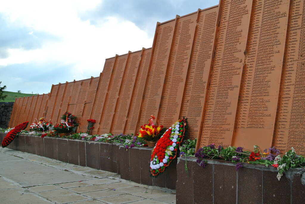 Anıt, heykel Мемориал Саур-Могила, Donetsk Bölgesi, foto