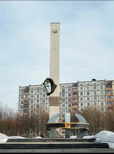 Морякам-подводникам (Murmansk Region, Gadzhiyevo, ulitsa Lenina), anıt, heykel  Gadzhievo'dan