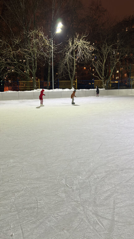 Buz pateni pistleri Ice rink, Moskova, foto